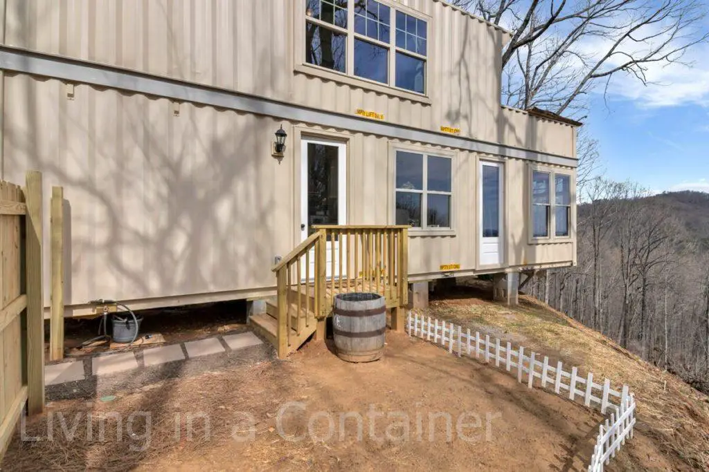 Container House in Centre of Trees | Living in a Container