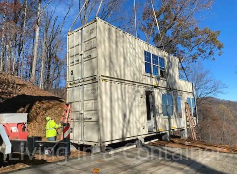 Container House in Centre of Trees