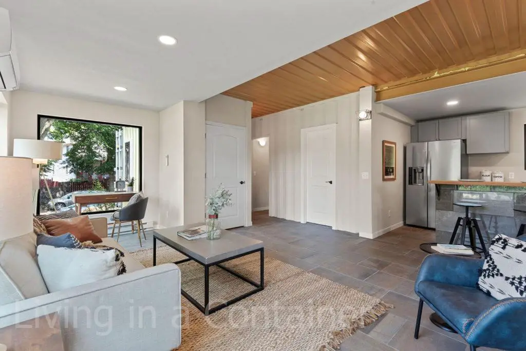 Luxury Home made of 5 Shipping Containers