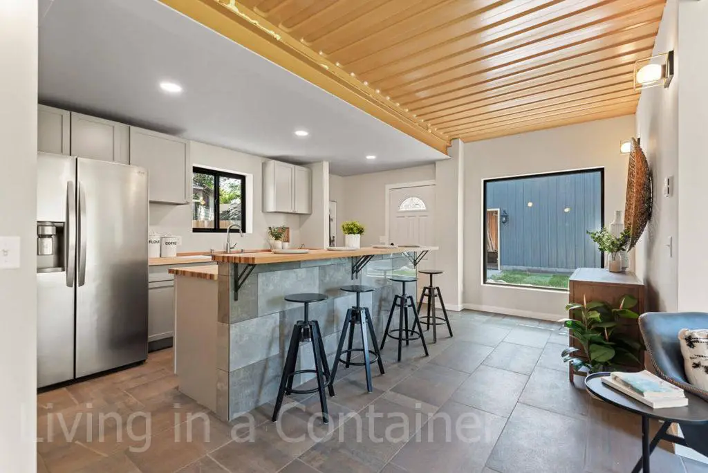 Luxury Home made of 5 Shipping Containers | Living in a Container