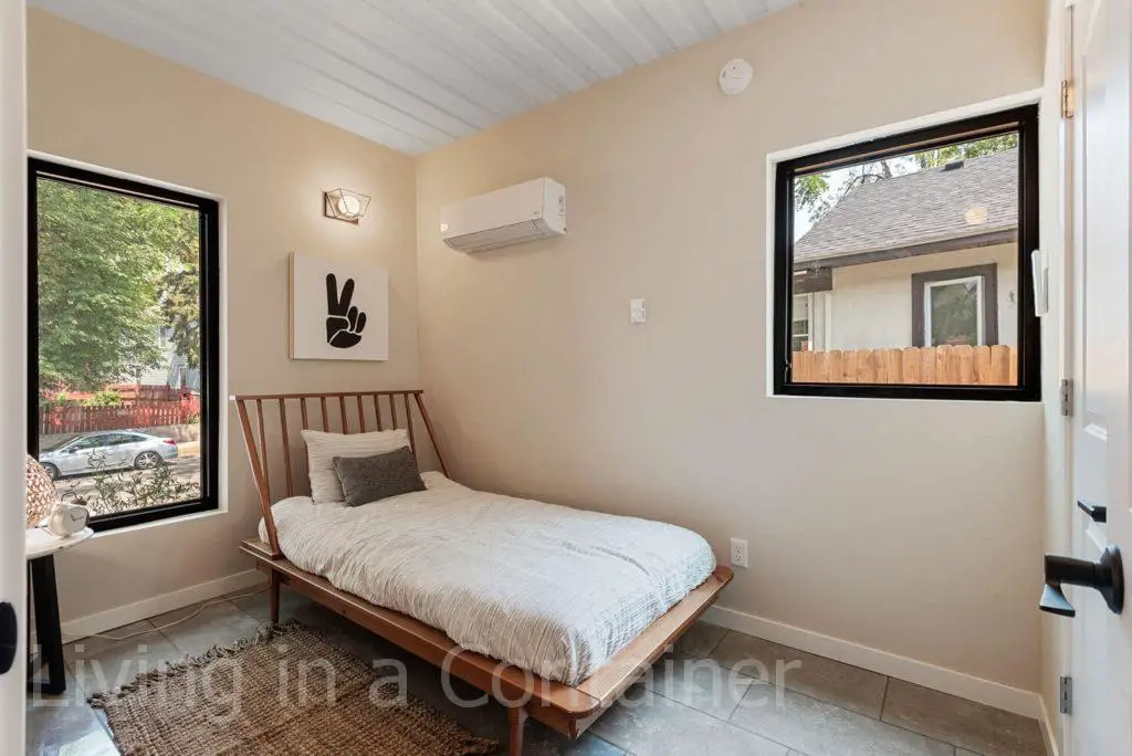 Luxury Home made of 5 Shipping Containers | Living in a Container