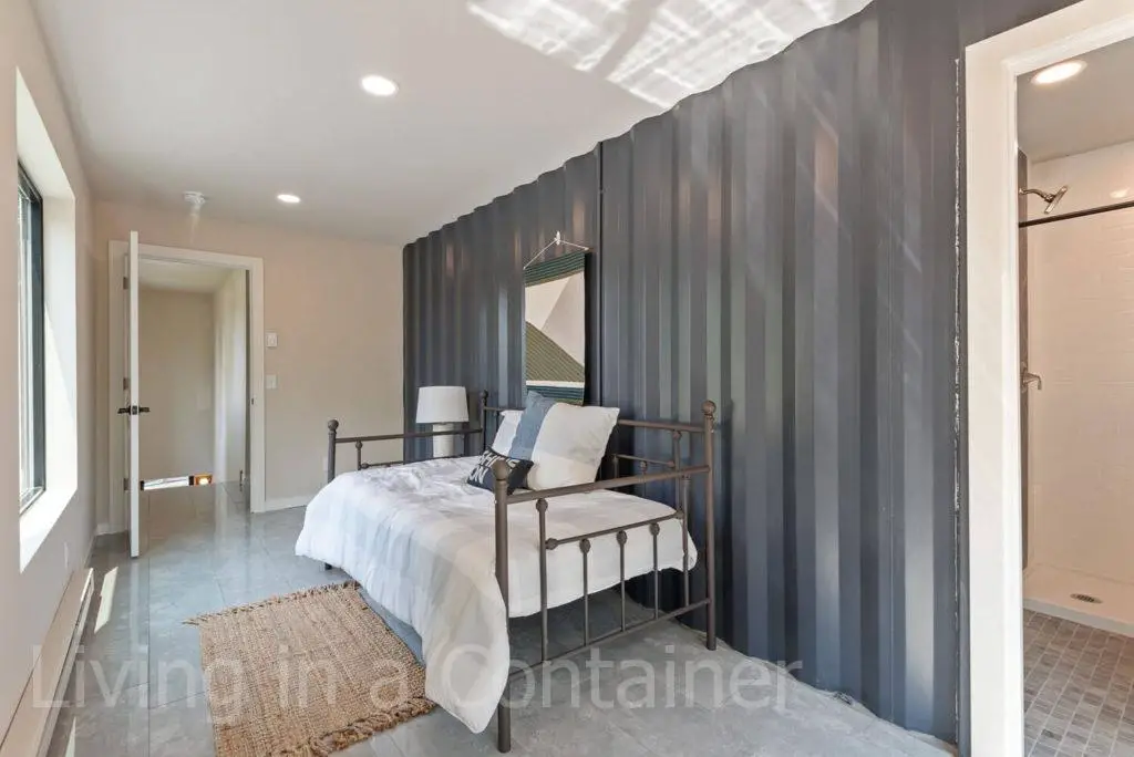 Luxury Home made of 5 Shipping Containers | Living in a Container