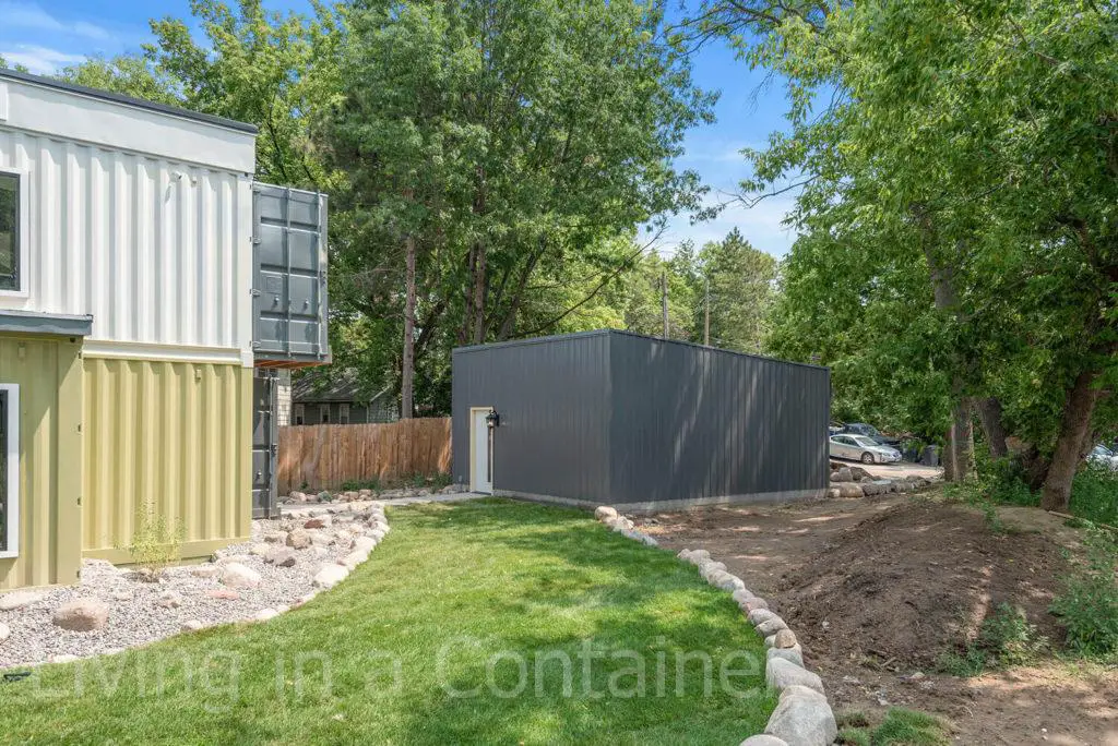 Luxury Home made of 5 Shipping Containers | Living in a Container