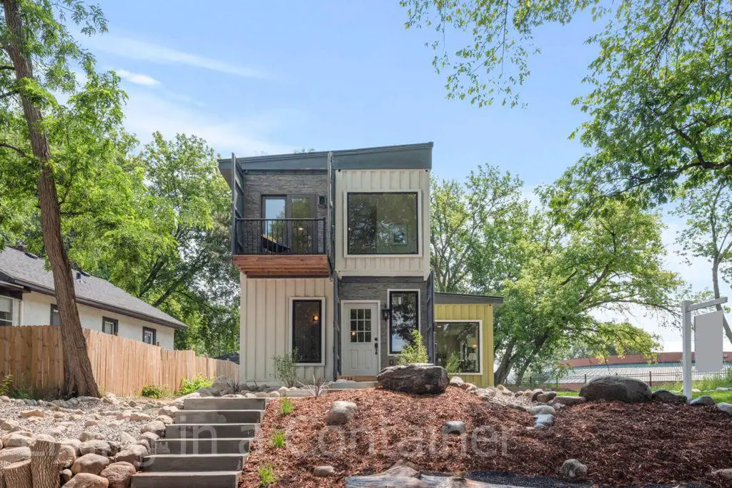 Luxury Home made of 5 Shipping Containers | Living in a Container