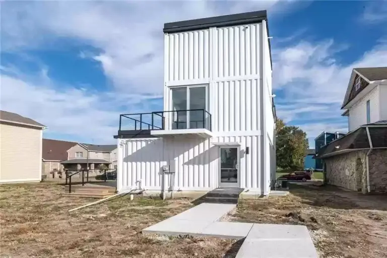 Indy's Shipping Container House