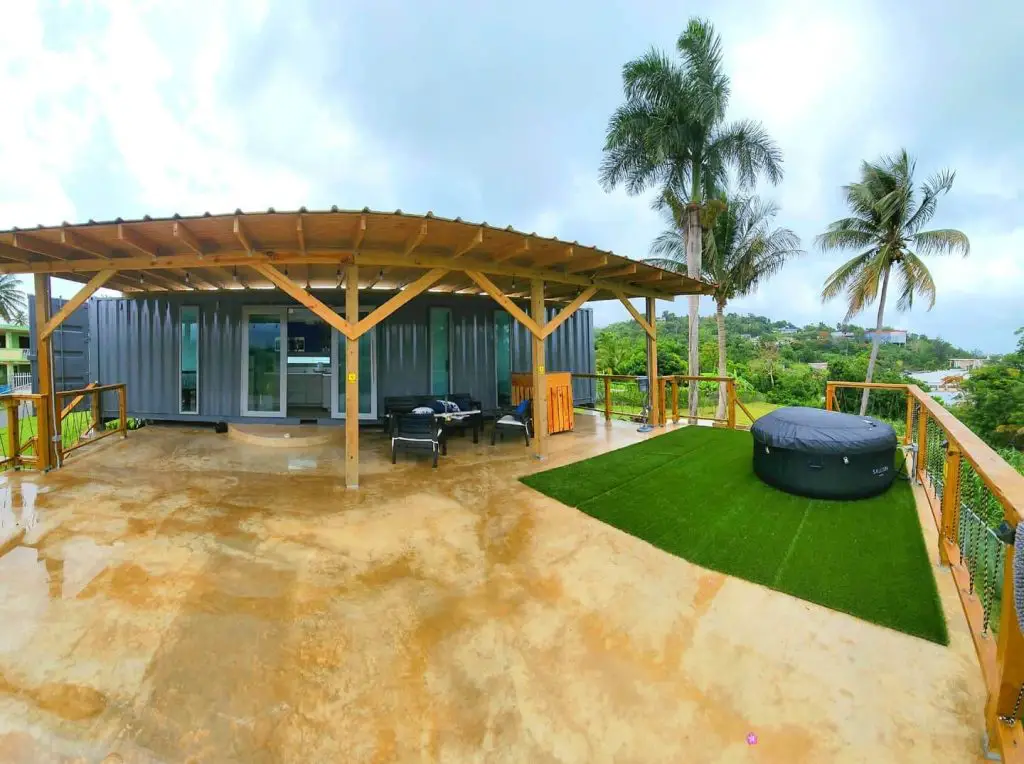 Container House With Its Simple Style in Puerto Rico
