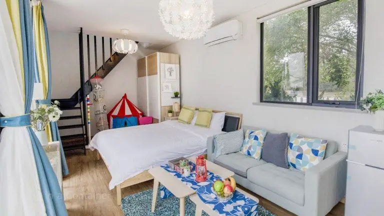 Oceanfront Container House – Cheap and Easy Living!