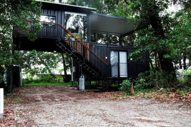 4 Shipping Containers Turned into a Modern Home | Living in a Container