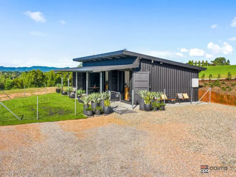 3x20ft Shipping Container Into Perfect Living Space