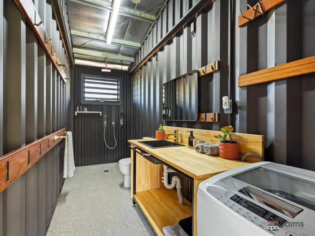 3x20ft Shipping Container Into Perfect Living Space