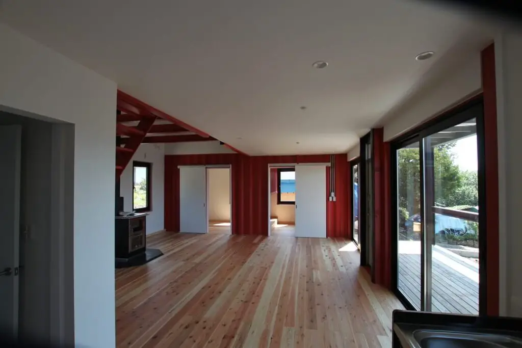 6 Shipping Containers Turned Into a Red House