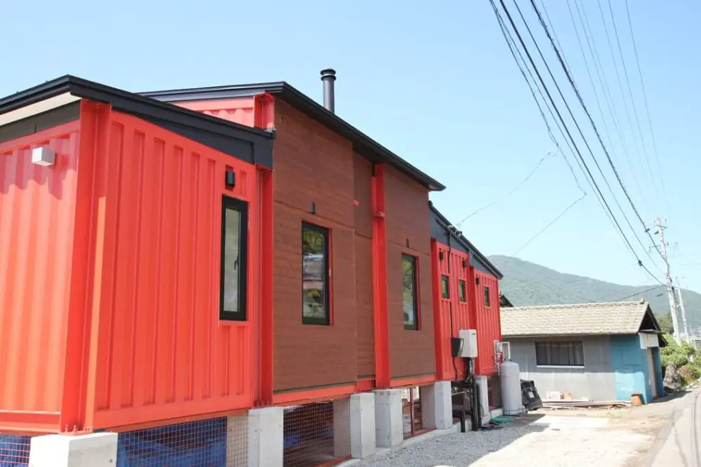 6 Shipping Containers Turned Into a Red House