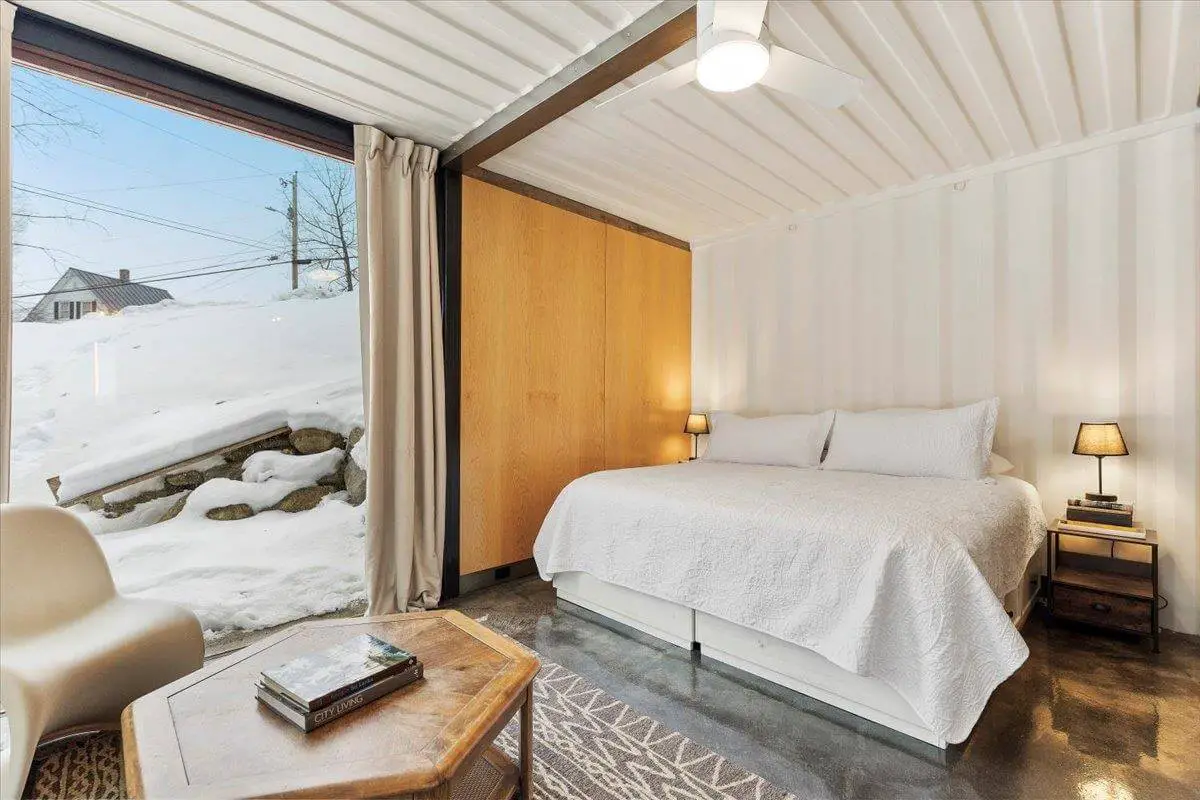 Crafting a Modern Mountain Home Using 8 Shipping Containers