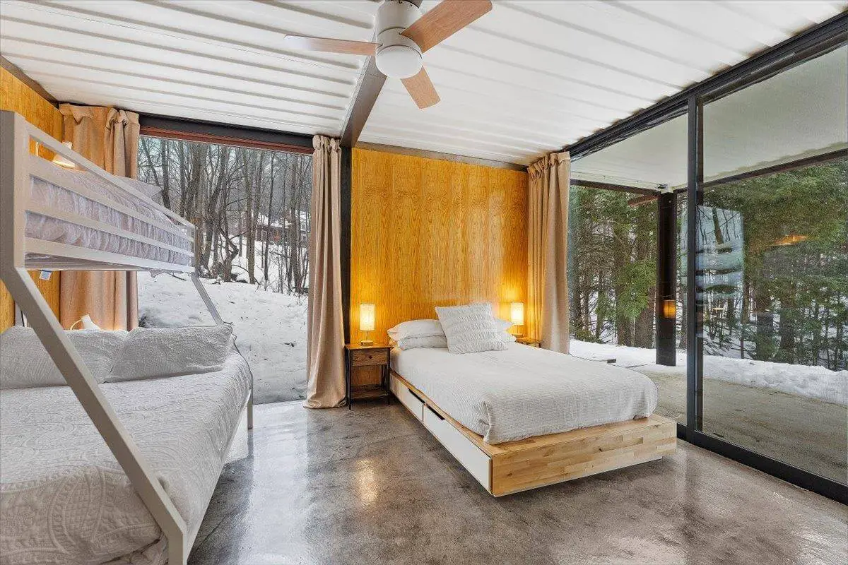 Crafting a Modern Mountain Home Using 8 Shipping Containers