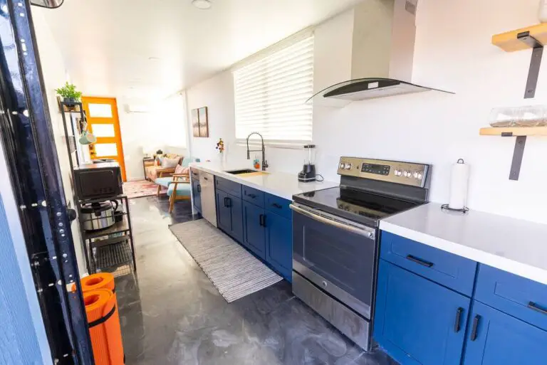 $650K Eco-Home from 3 Shipping Containers in Joshua Tree, CA