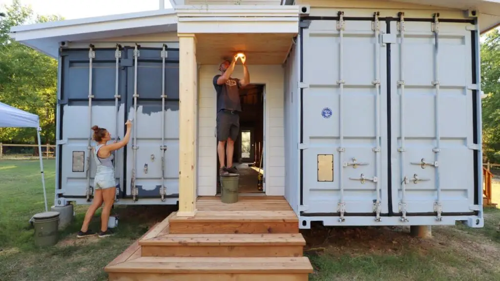 Life Uncontained: Embracing the Unstructured Journey of Personal Freedom