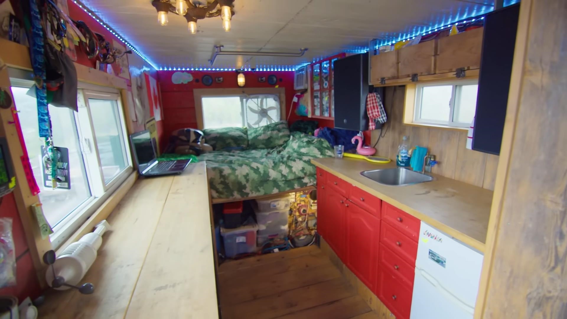 A Monstrous 15-Ton Army Truck and Container Transformed into an ...