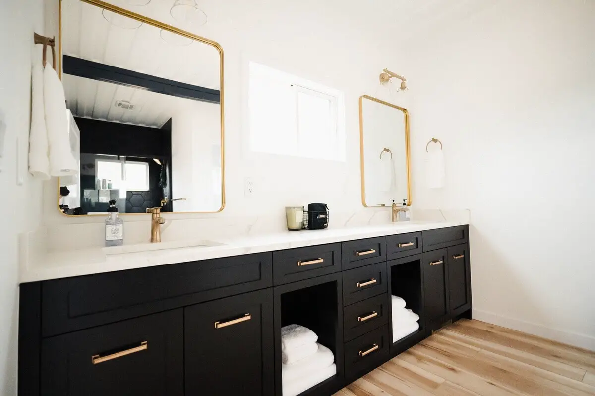 Stunning Lakefront Home Made from 10 Shipping Containers