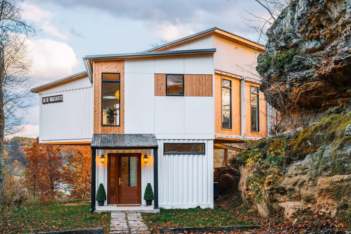 The Overlook Box Hop: A Stunning Shipping Container Home in Hocking Hills